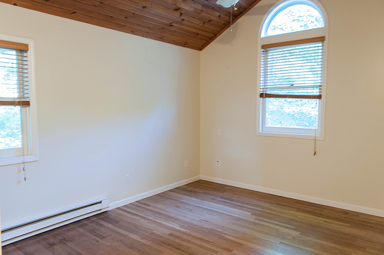Grapevine House - Holton Mountain Rentals