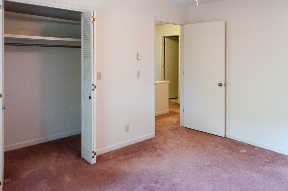 Wickham Square - Holton Mountain Rentals